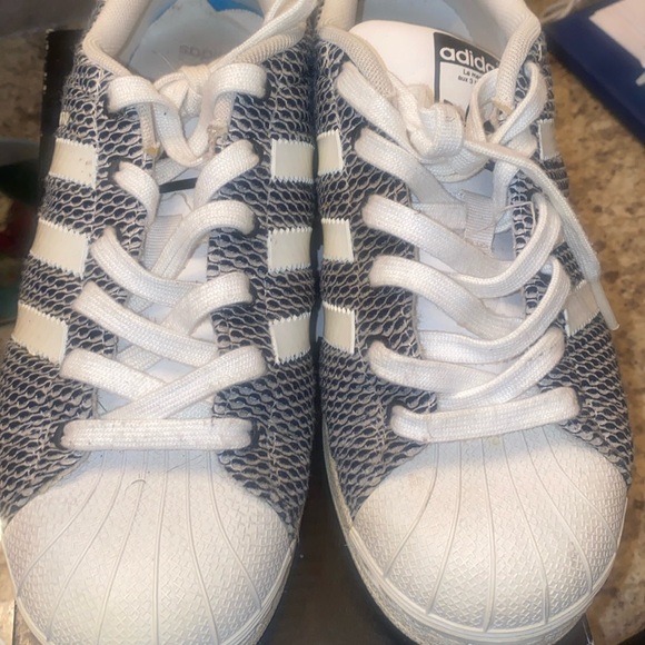adidas | Shoes | Adidas Ortho Size 5 2 Gray And White Three Striped ...